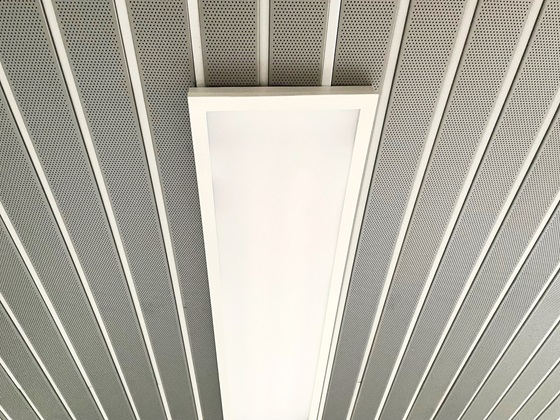 DOBNER Metalldecken - abgehängte Deckensysteme aus Aluminium oder Stahl